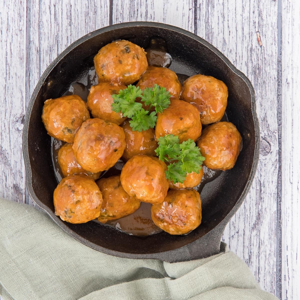Meatballs in apricot chipotle sauce - In Laura's Bakery